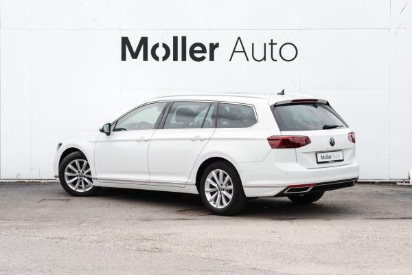 Balts Volkswagen Passat 2022 Rīga, ar dzinēja tilpumu 2.00 L un nobraukumu 146 tūkst. km par 20950 €, foto 3 vietnē AUTOMOTO.COM.LV
