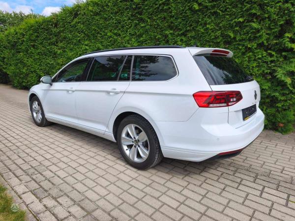Volkswagen Passat 2022 in Vilnius on AUTOMOTO.COM.LV White Volkswagen Passat 2022 in Vilnius, with an engine capacity of 1.50 L and mileage of 89 thousand km for 19239 €, photo 9 on AUTOMOTO.COM.LV