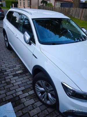 White Volkswagen Passat 2022 in Parnu, with an engine capacity of 2.00 L and mileage of 170 thousand km for 22000 €, photo 5 on AUTOMOTO.COM.LV