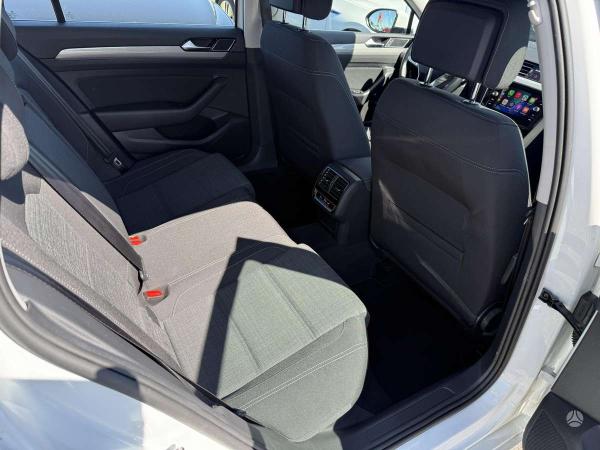 White Volkswagen Passat 2022 in Vilnius, with an engine capacity of 1.97 L and mileage of 228 thousand km for 13799 €, photo 10 on AUTOMOTO.COM.LV
