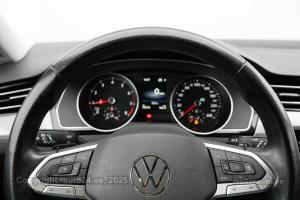 White Volkswagen Passat 2023 in Riga, with an engine capacity of 1.50 L and mileage of 64 thousand km for 21469 €, photo 13 on AUTOMOTO.COM.LV