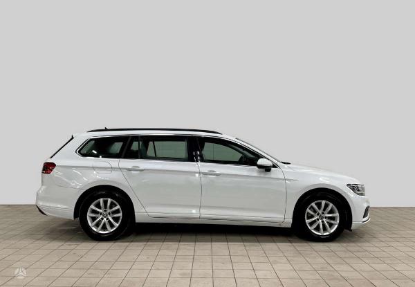 Balts Volkswagen Passat 2023 Kauņa, ar dzinēja tilpumu 1.97 L un nobraukumu 99 tūkst. km par 18500 €, foto 3 vietnē AUTOMOTO.COM.LV
