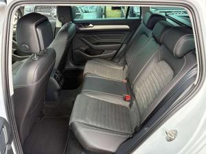 White Volkswagen Passat 2023 in Vilnius, with an engine capacity of 1.97 L and mileage of 200 thousand km for 17700 €, photo 12 on AUTOMOTO.COM.LV