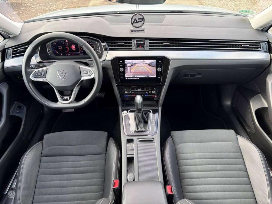 White Volkswagen Passat 2023 in Vilnius, with an engine capacity of 1.97 L and mileage of 200 thousand km for 17700 €, photo 16 on AUTOMOTO.COM.LV