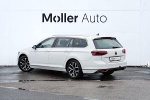 Balts Volkswagen Passat 2023 Rīga, ar dzinēja tilpumu 2.00 L un nobraukumu 140 tūkst. km par 23500 €, foto 4 vietnē AUTOMOTO.COM.LV