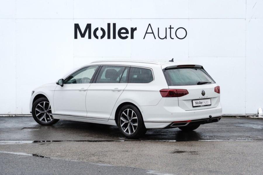 Balts Volkswagen Passat 2023 Rīga, ar dzinēja tilpumu 2.00 L un nobraukumu 140 tūkst. km par 23500 €, foto 4 vietnē AUTOMOTO.COM.LV