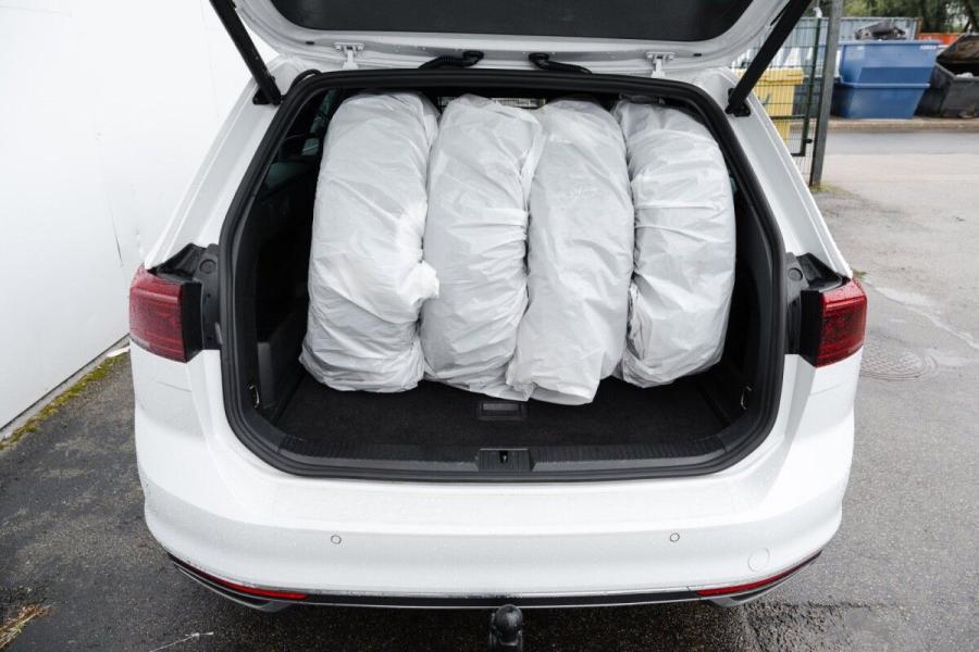 Balts Volkswagen Passat 2023 Rīga, ar dzinēja tilpumu 2.00 L un nobraukumu 140 tūkst. km par 23500 €, foto 12 vietnē AUTOMOTO.COM.LV