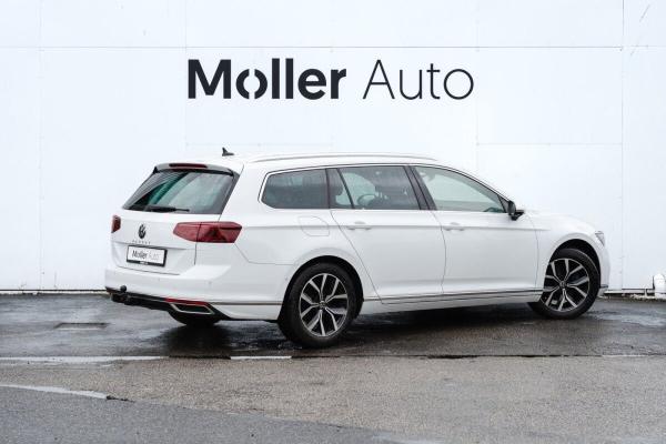 Balts Volkswagen Passat 2023 Rīga, ar dzinēja tilpumu 2.00 L un nobraukumu 140 tūkst. km par 23500 €, foto 5 vietnē AUTOMOTO.COM.LV
