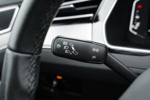 White Volkswagen Passat 2023 in Riga, with an engine capacity of 2.00 L and mileage of 140 thousand km for 23500 €, photo 19 on AUTOMOTO.COM.LV