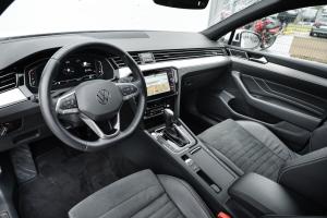 White Volkswagen Passat 2023 in Riga, with an engine capacity of 2.00 L and mileage of 140 thousand km for 23500 €, photo 37 on AUTOMOTO.COM.LV