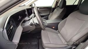 White Volkswagen Passat 2024 in Tallinn, with an engine capacity of 1.50 L and mileage of 39 thousand km for 27900 €, photo 12 on AUTOMOTO.COM.LV