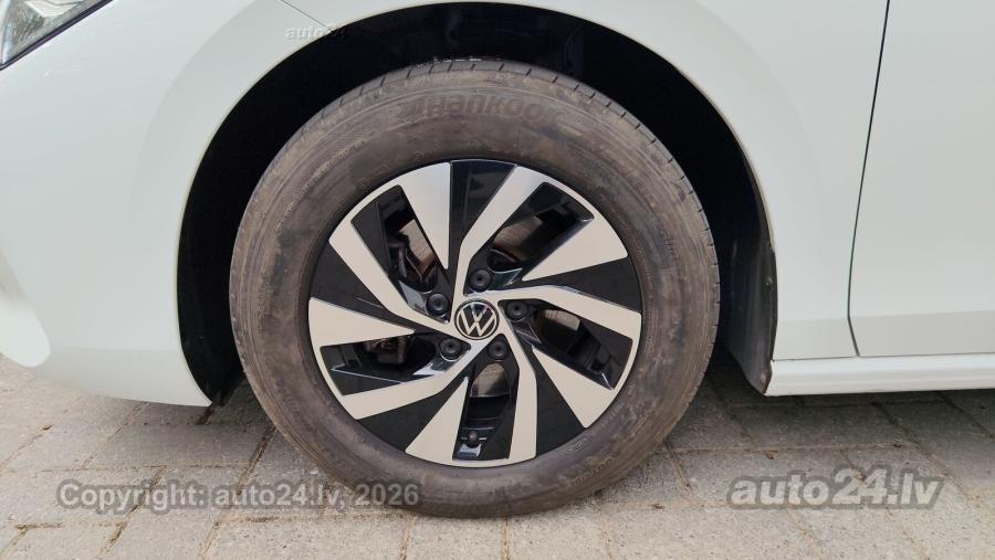 White Volkswagen Passat 2024 in Tallinn, with an engine capacity of 1.50 L and mileage of 39 thousand km for 27900 €, photo 16 on AUTOMOTO.COM.LV