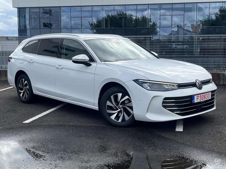 White Volkswagen Passat 2024 in Vilnius, with an engine capacity of 1.97 L and mileage of 172 thousand km for 23900 €, photo 1 on AUTOMOTO.COM.LV