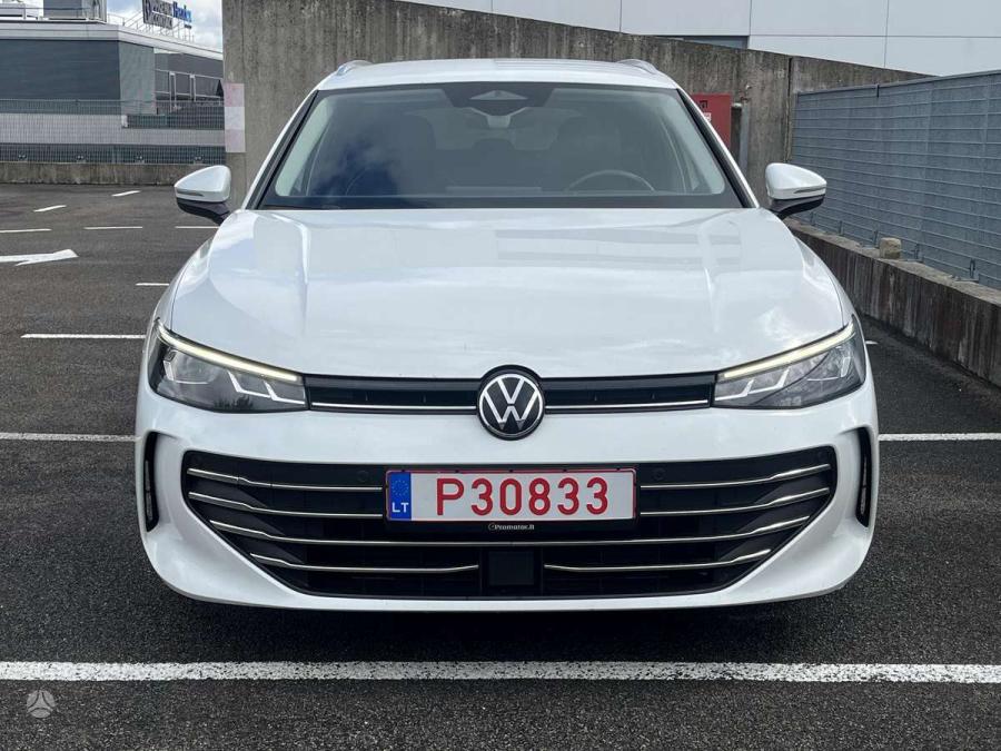White Volkswagen Passat 2024 in Vilnius, with an engine capacity of 1.97 L and mileage of 172 thousand km for 23900 €, photo 4 on AUTOMOTO.COM.LV