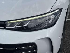 White Volkswagen Passat 2024 in Vilnius, with an engine capacity of 1.97 L and mileage of 172 thousand km for 23900 €, photo 5 on AUTOMOTO.COM.LV