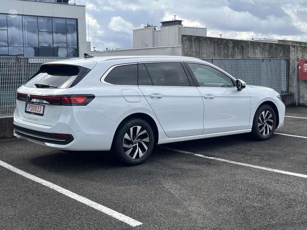 White Volkswagen Passat 2024 in Vilnius, with an engine capacity of 1.97 L and mileage of 172 thousand km for 23900 €, photo 7 on AUTOMOTO.COM.LV