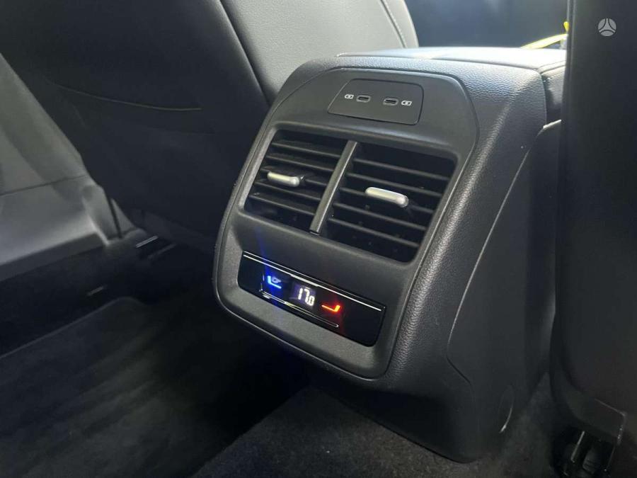 White Volkswagen Passat 2024 in Vilnius, with an engine capacity of 1.97 L and mileage of 172 thousand km for 23900 €, photo 13 on AUTOMOTO.COM.LV