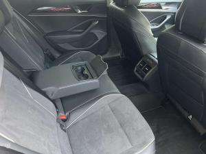 White Volkswagen Passat 2024 in Vilnius, with an engine capacity of 1.97 L and mileage of 172 thousand km for 23900 €, photo 14 on AUTOMOTO.COM.LV