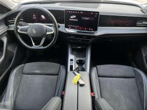 White Volkswagen Passat 2024 in Vilnius, with an engine capacity of 1.97 L and mileage of 172 thousand km for 23900 €, photo 17 on AUTOMOTO.COM.LV