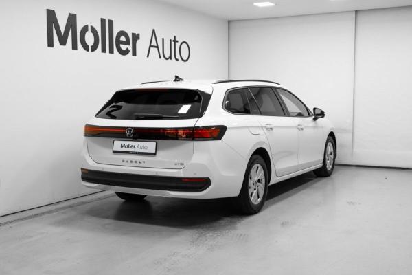 White Volkswagen Passat 2024 in Vilnius, with an engine capacity of 1.50 L and mileage of 82 thousand km for 24950 €, photo 4 on AUTOMOTO.COM.LV