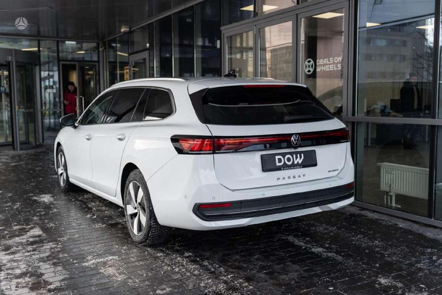 Balts Volkswagen Passat 2025 Viļņa, ar dzinēja tilpumu 1.50 L un nobraukumu 18 tūkst. km par 34990 €, foto 5 vietnē AUTOMOTO.COM.LV