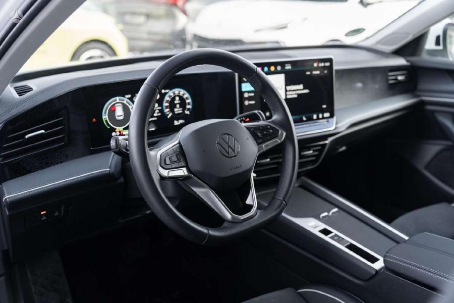 Balts Volkswagen Passat 2025 Viļņa, ar dzinēja tilpumu 1.50 L un nobraukumu 18 tūkst. km par 34990 €, foto 8 vietnē AUTOMOTO.COM.LV