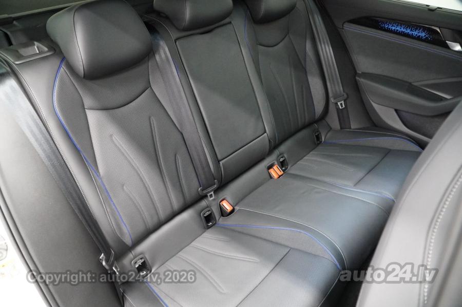 Balts Volkswagen Passat 2025 Tallina, ar dzinēja tilpumu 1.50 L un nobraukumu 6 tūkst. km par 45500 €, foto 11 vietnē AUTOMOTO.COM.LV