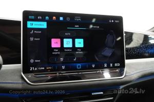 Balts Volkswagen Passat 2025 Tallina, ar dzinēja tilpumu 1.50 L un nobraukumu 6 tūkst. km par 45500 €, foto 16 vietnē AUTOMOTO.COM.LV