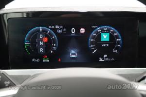 Balts Volkswagen Passat 2025 Tallina, ar dzinēja tilpumu 1.50 L un nobraukumu 6 tūkst. km par 45500 €, foto 22 vietnē AUTOMOTO.COM.LV