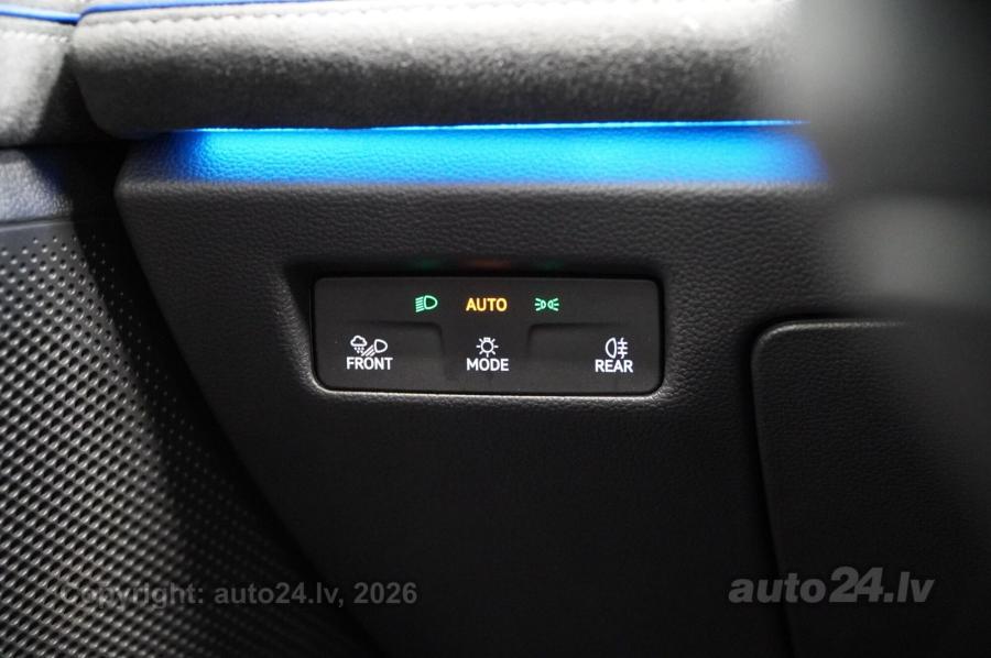 Balts Volkswagen Passat 2025 Tallina, ar dzinēja tilpumu 1.50 L un nobraukumu 6 tūkst. km par 45500 €, foto 24 vietnē AUTOMOTO.COM.LV