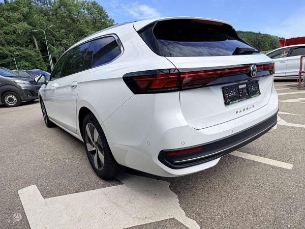 White Volkswagen Passat 2025 in Vilnius, with an engine capacity of 1.97 L and mileage of 26 thousand km for 30300 €, photo 5 on AUTOMOTO.COM.LV