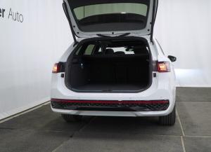 Balts Volkswagen Passat 2025 Tallina, ar dzinēja tilpumu 1.50 L un nobraukumu 6 tūkst. km par 45500 €, foto 8 vietnē AUTOMOTO.COM.LV