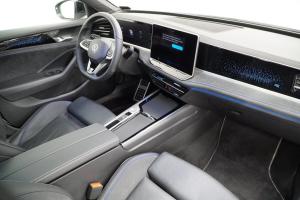 Balts Volkswagen Passat 2025 Tallina, ar dzinēja tilpumu 1.50 L un nobraukumu 6 tūkst. km par 45500 €, foto 12 vietnē AUTOMOTO.COM.LV