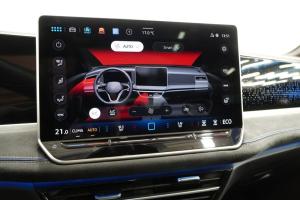 Balts Volkswagen Passat 2025 Tallina, ar dzinēja tilpumu 1.50 L un nobraukumu 6 tūkst. km par 45500 €, foto 15 vietnē AUTOMOTO.COM.LV