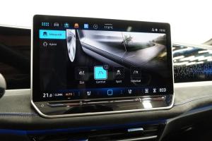 Balts Volkswagen Passat 2025 Tallina, ar dzinēja tilpumu 1.50 L un nobraukumu 6 tūkst. km par 45500 €, foto 20 vietnē AUTOMOTO.COM.LV