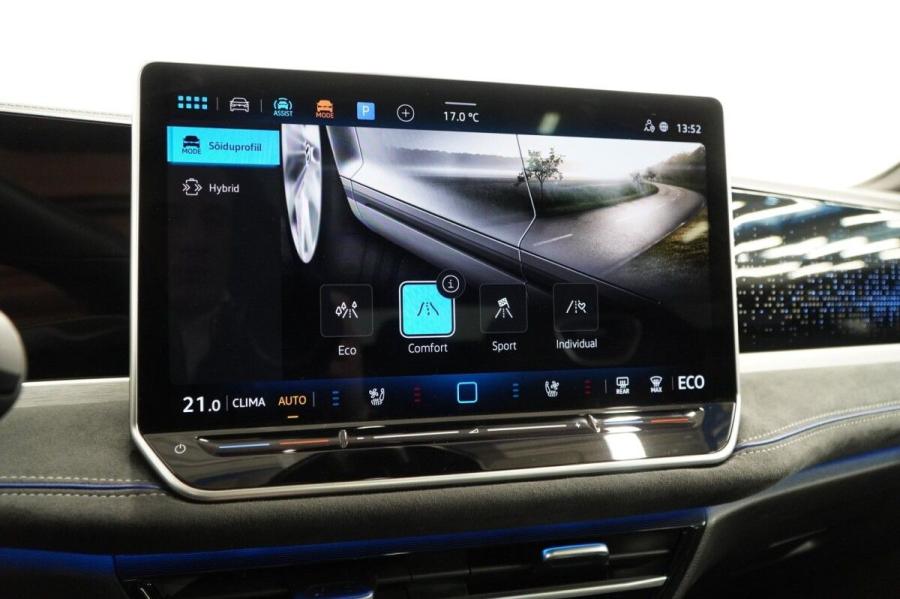 Balts Volkswagen Passat 2025 Tallina, ar dzinēja tilpumu 1.50 L un nobraukumu 6 tūkst. km par 45500 €, foto 20 vietnē AUTOMOTO.COM.LV