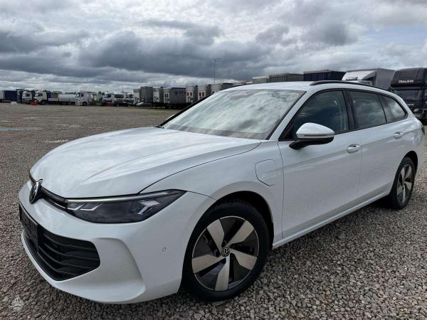 White Volkswagen Passat 2025 in Vilnius, with an engine capacity of 1.50 L and mileage of 27 thousand km for 27500 €, photo 1 on AUTOMOTO.COM.LV