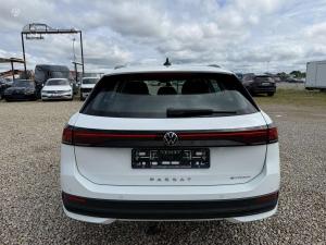 White Volkswagen Passat 2025 in Vilnius, with an engine capacity of 1.50 L and mileage of 27 thousand km for 27500 €, photo 5 on AUTOMOTO.COM.LV
