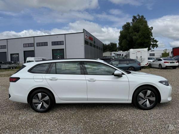 White Volkswagen Passat 2025 in Vilnius, with an engine capacity of 1.50 L and mileage of 27 thousand km for 27500 €, photo 8 on AUTOMOTO.COM.LV