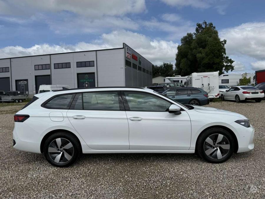 White Volkswagen Passat 2025 in Vilnius, with an engine capacity of 1.50 L and mileage of 27 thousand km for 27500 €, photo 9 on AUTOMOTO.COM.LV