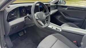 White Volkswagen Passat 2025 in Vilnius, with an engine capacity of 1.50 L and mileage of 27 thousand km for 27500 €, photo 24 on AUTOMOTO.COM.LV