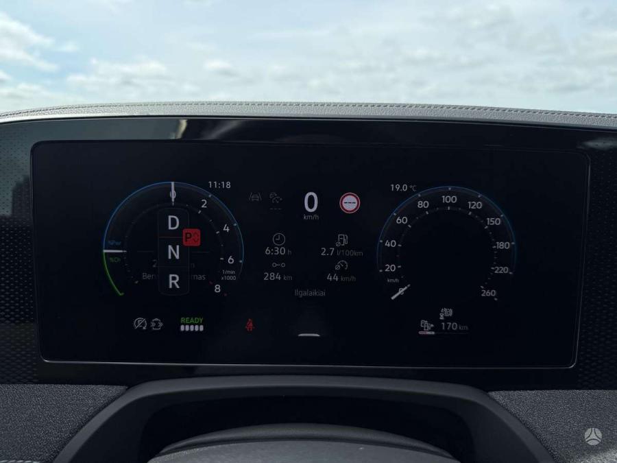 White Volkswagen Passat 2025 in Vilnius, with an engine capacity of 1.50 L and mileage of 27 thousand km for 27500 €, photo 25 on AUTOMOTO.COM.LV