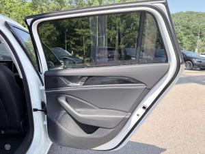 White Volkswagen Passat 2025 in Vilnius, with an engine capacity of 1.97 L and mileage of 26 thousand km for 29500 €, photo 10 on AUTOMOTO.COM.LV
