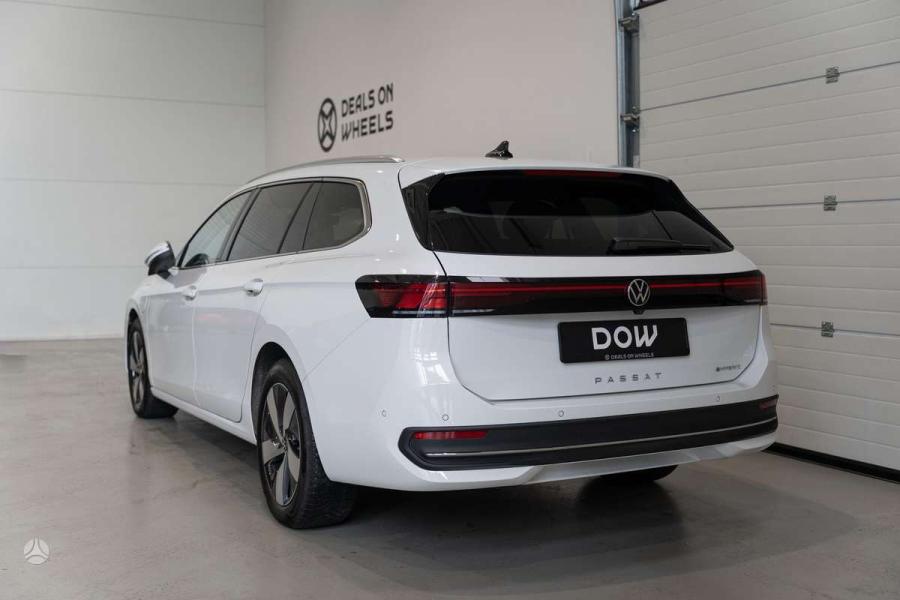Balts Volkswagen Passat 2025 Viļņa, ar dzinēja tilpumu 1.50 L un nobraukumu 18 tūkst. km par 33990 €, foto 13 vietnē AUTOMOTO.COM.LV