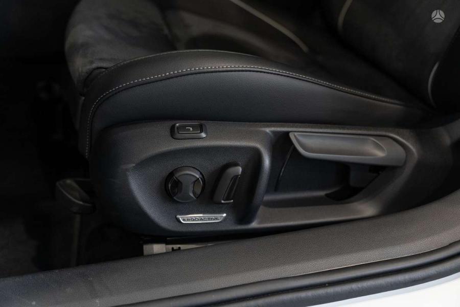 Balts Volkswagen Passat 2025 Viļņa, ar dzinēja tilpumu 1.50 L un nobraukumu 18 tūkst. km par 33990 €, foto 26 vietnē AUTOMOTO.COM.LV