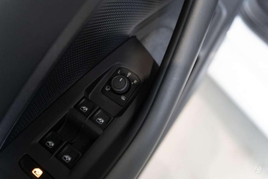 Balts Volkswagen Passat 2025 Viļņa, ar dzinēja tilpumu 1.50 L un nobraukumu 18 tūkst. km par 33990 €, foto 28 vietnē AUTOMOTO.COM.LV