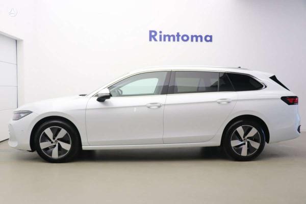 White Volkswagen Passat 2025 in Vilnius, with an engine capacity of 1.50 L and mileage of 21 thousand km for 28490 €, photo 5 on AUTOMOTO.COM.LV