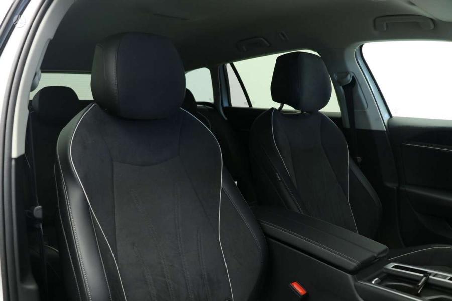 Balts Volkswagen Passat 2025 Viļņa, ar dzinēja tilpumu 1.50 L un nobraukumu 21 tūkst. km par 28490 €, foto 14 vietnē AUTOMOTO.COM.LV