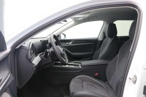 Balts Volkswagen Passat 2025 Viļņa, ar dzinēja tilpumu 1.50 L un nobraukumu 21 tūkst. km par 28490 €, foto 17 vietnē AUTOMOTO.COM.LV
