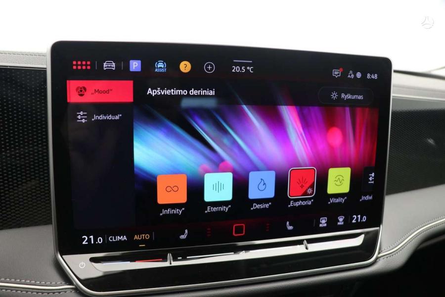 Balts Volkswagen Passat 2025 Viļņa, ar dzinēja tilpumu 1.50 L un nobraukumu 21 tūkst. km par 28490 €, foto 24 vietnē AUTOMOTO.COM.LV